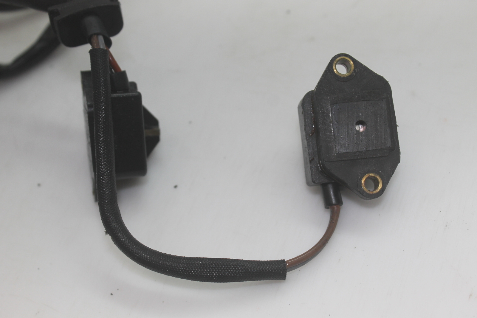 81-83 MAXIM 550 CRANK POSITION SENSOR PULSER PULSAR COIL TRIGGER PICK ...