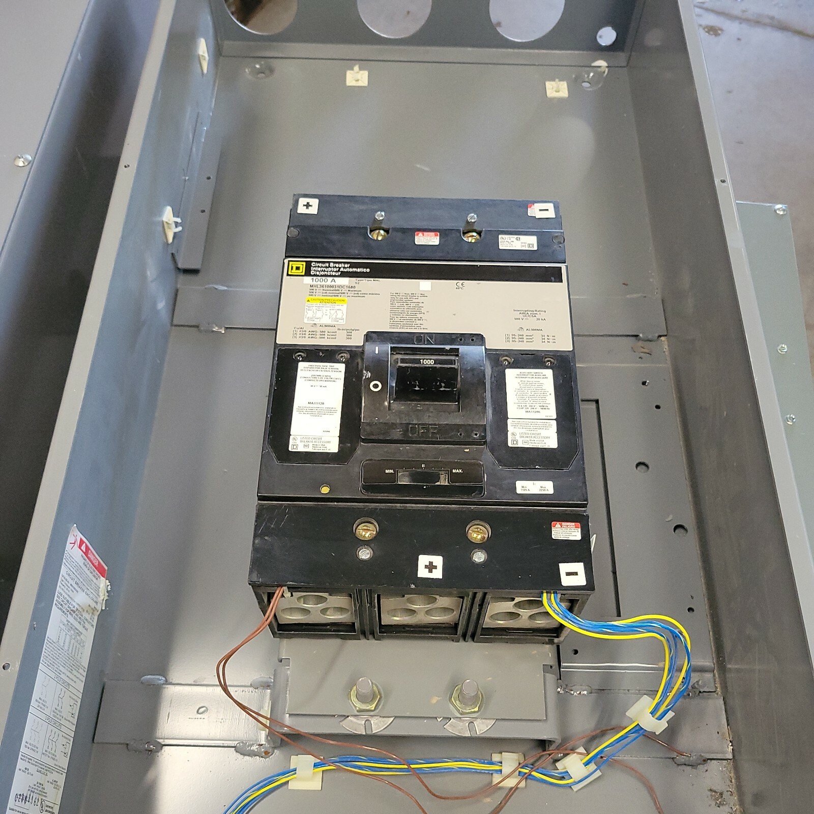 Square D MBD10003CBS Enclosure 1000A 600V 3P NEMA1 WITH BREAKERS | eBay