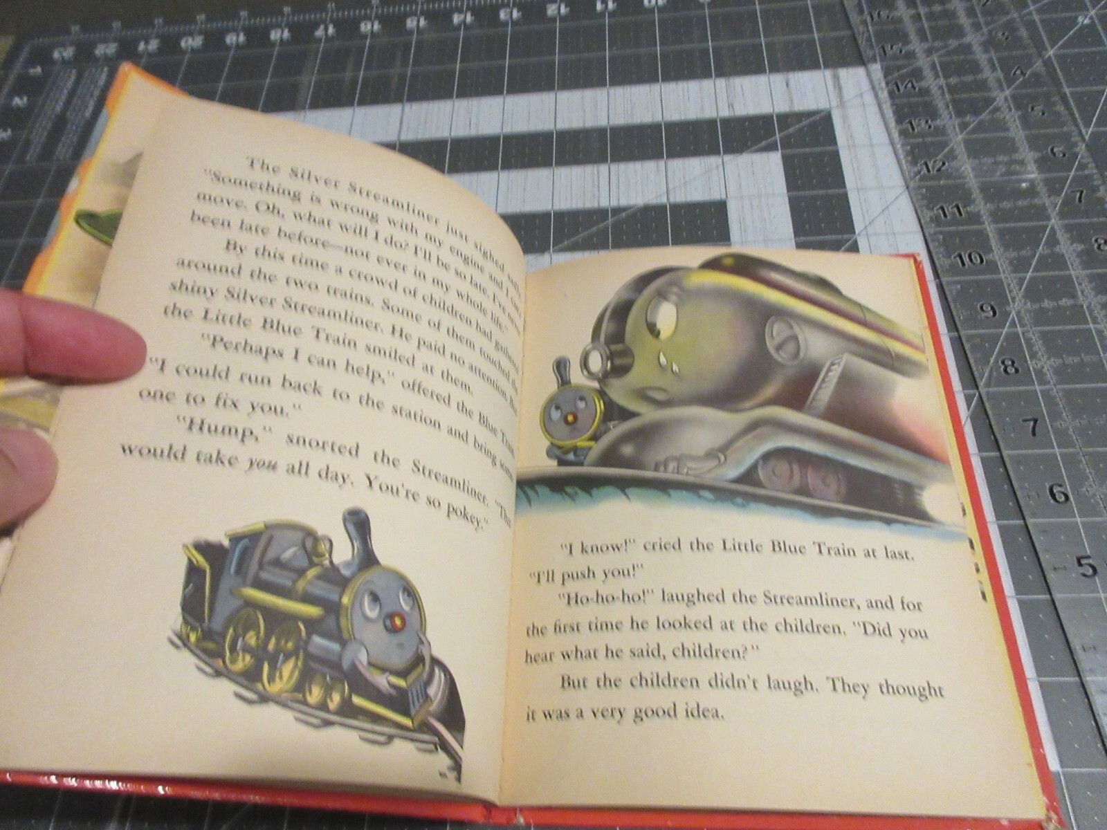 The Little Train That Won A Medal by Darlene Geis, Wonder Book 25c ...
