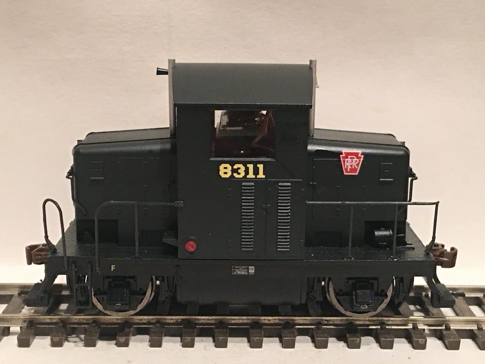HO Athearn Roundhouse 89566 Pennsylvania EMD Model 40 Switcher PRR ...