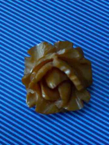 VTG HAND CARVED BAKELITE ROSE 1" BROOCH -BEAUTIFUL DETAIL | eBay