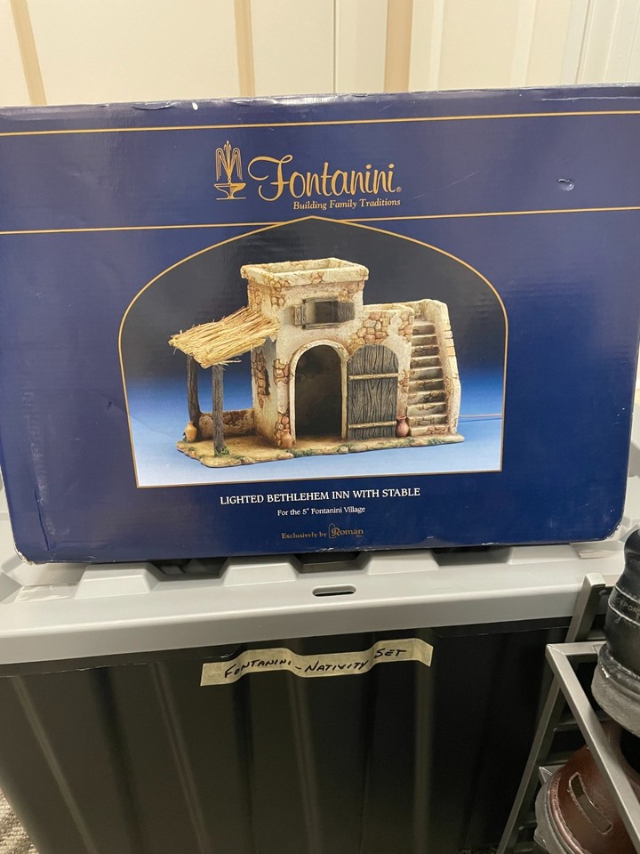 Fontanini 5" retired Lighted Bethlehem inn & stable with stable boy ...