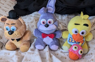 Sanshee Five Nights At Freddys Plush Set AUTHENTIC Freddy Chica Bonnie ...