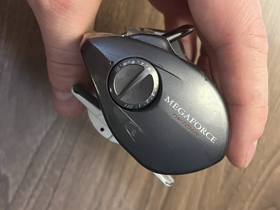 Daiwa Mega Force Twitchin’ Bar Twitching Bait casting Reel 7.1 100TSH ...