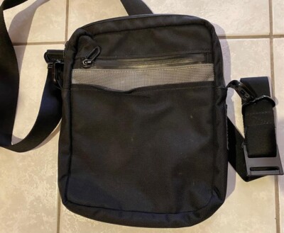 Essential Crossbody -MEDIUM FITS 11 IPAD,BAGS WaterField Designs ...