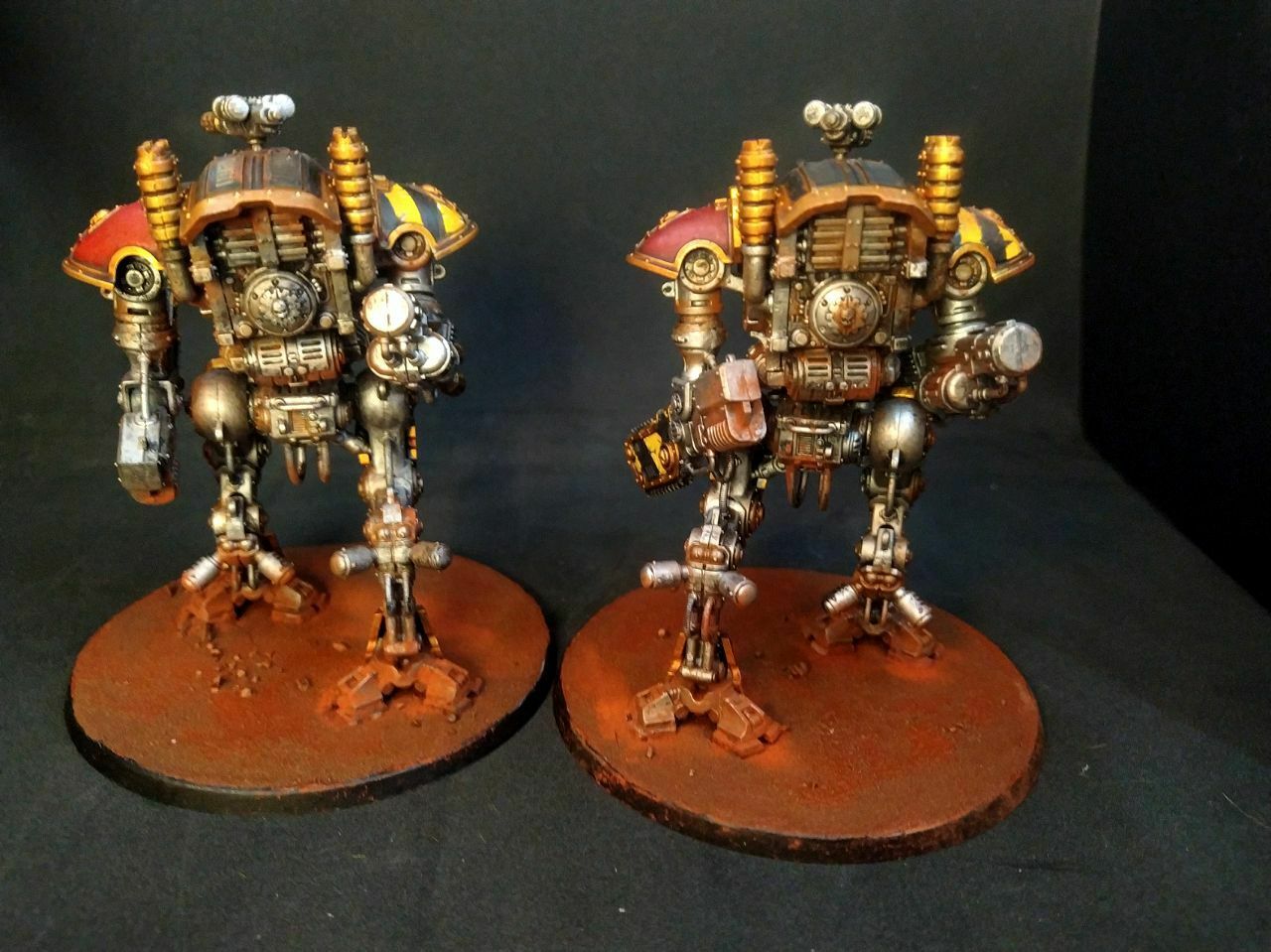 Armiger Warglaives Helverins painted Imperial Knight Warhammer 40k ...