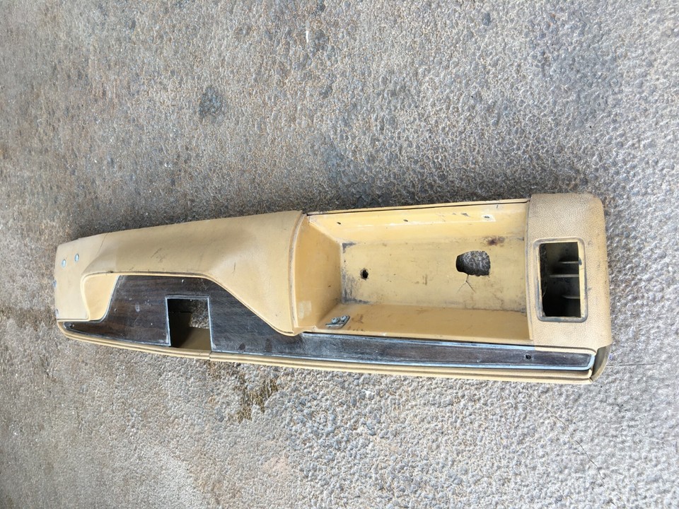 Cuda Console & Woodgrain Overlay Challenger 1970 - 1974 Gold Automatic ...