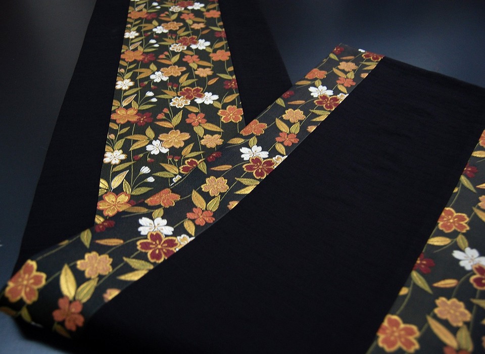 Japanese-style table runner Pre-wrapped boxed reversible Cherry Blossom ...