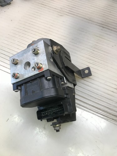 2001-05 Mazda MX-5 MIATA ABS Pump Control OEM N068437A0 Module 208-10A7 ...