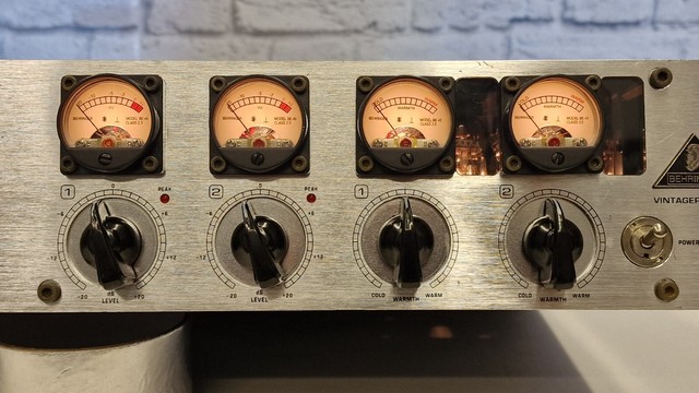 Behringer T1953 Tube Ultragain Mic Pre Valve Stereo Preamp for sale ...