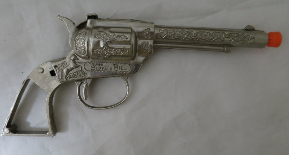Vintage YOUNG BUFFALO BILL WESTERN CAP GUN #25 M.A. HENRY LTD. with ...