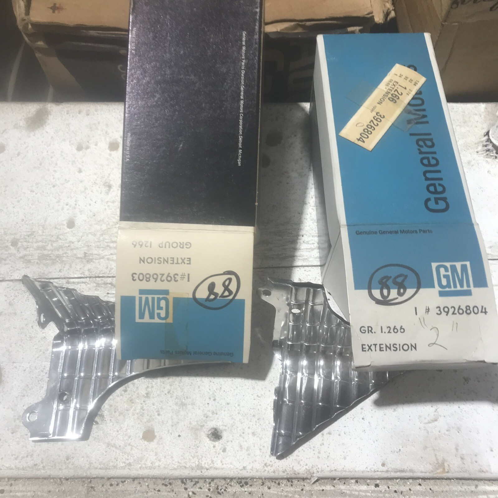 1968 CHEVELLE MALIBU OUTER GRILLE GRILL EXTENSIONNOS GM NEW 3926903 ...