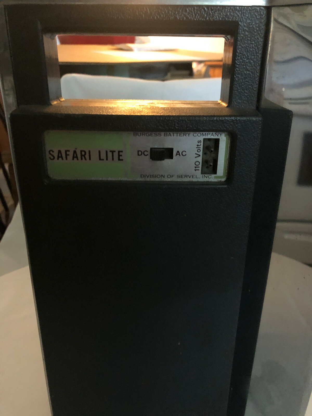 VINTAGE BURGESS SAFARI LITE AC/DC FLUORESCENT LANTERN ! | eBay