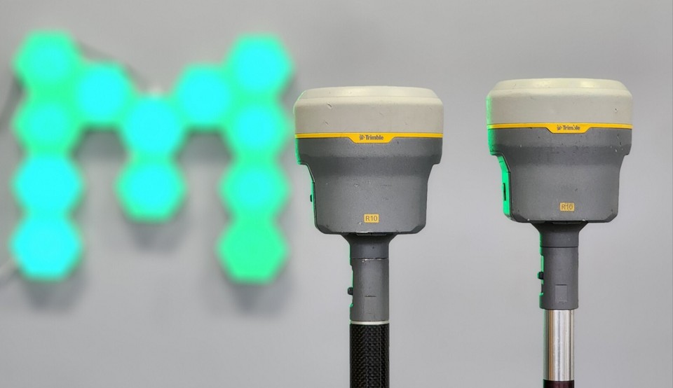 Trimble R10 Dual GPS GNSS Beidou Galileo RTK Base & Rover Setup w/ TSC3 ...