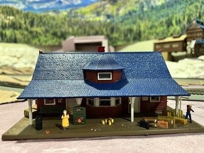 HO Scale Revell Town Railroad Depot Station – Vintage Built & Detailed ...