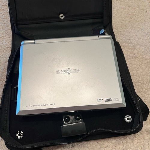 Insignia 7" Portable LCD Monitor & DVD Player Compact 2005 IS-PD040922 ...