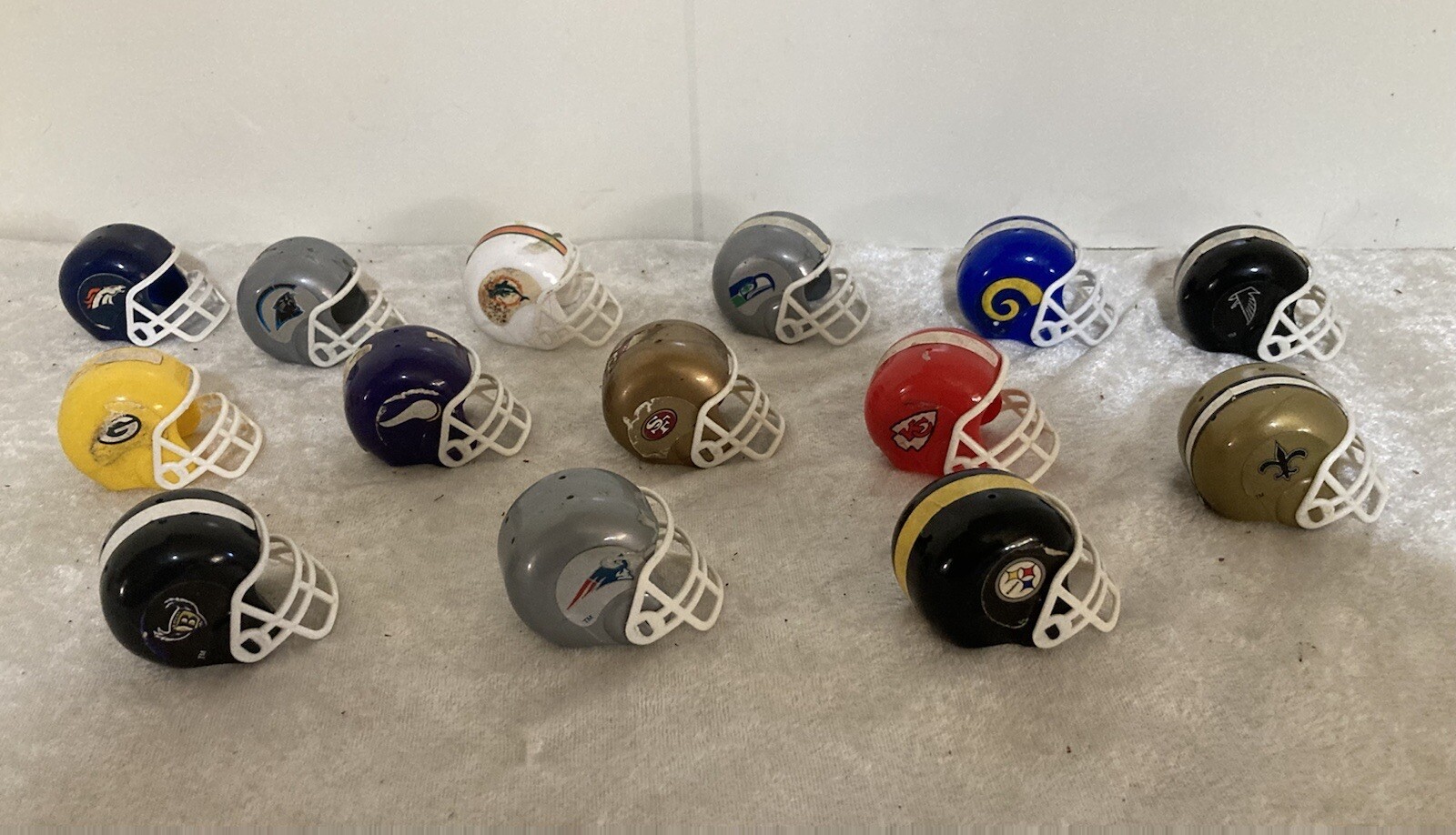 Lot of 14 Vintage Mini Plastic NFL Football Helmets Gum Ball / Vending ...