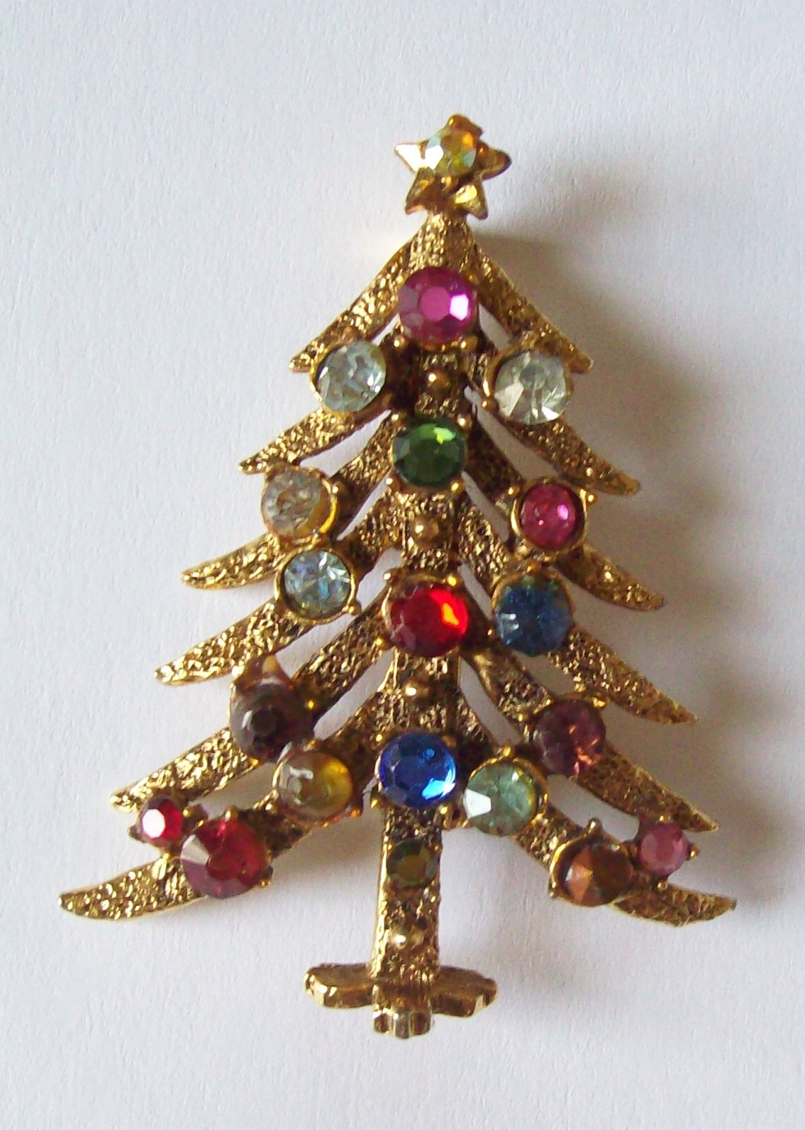 Vintage HOLLYCRAFT Christmas Tree Pin | eBay