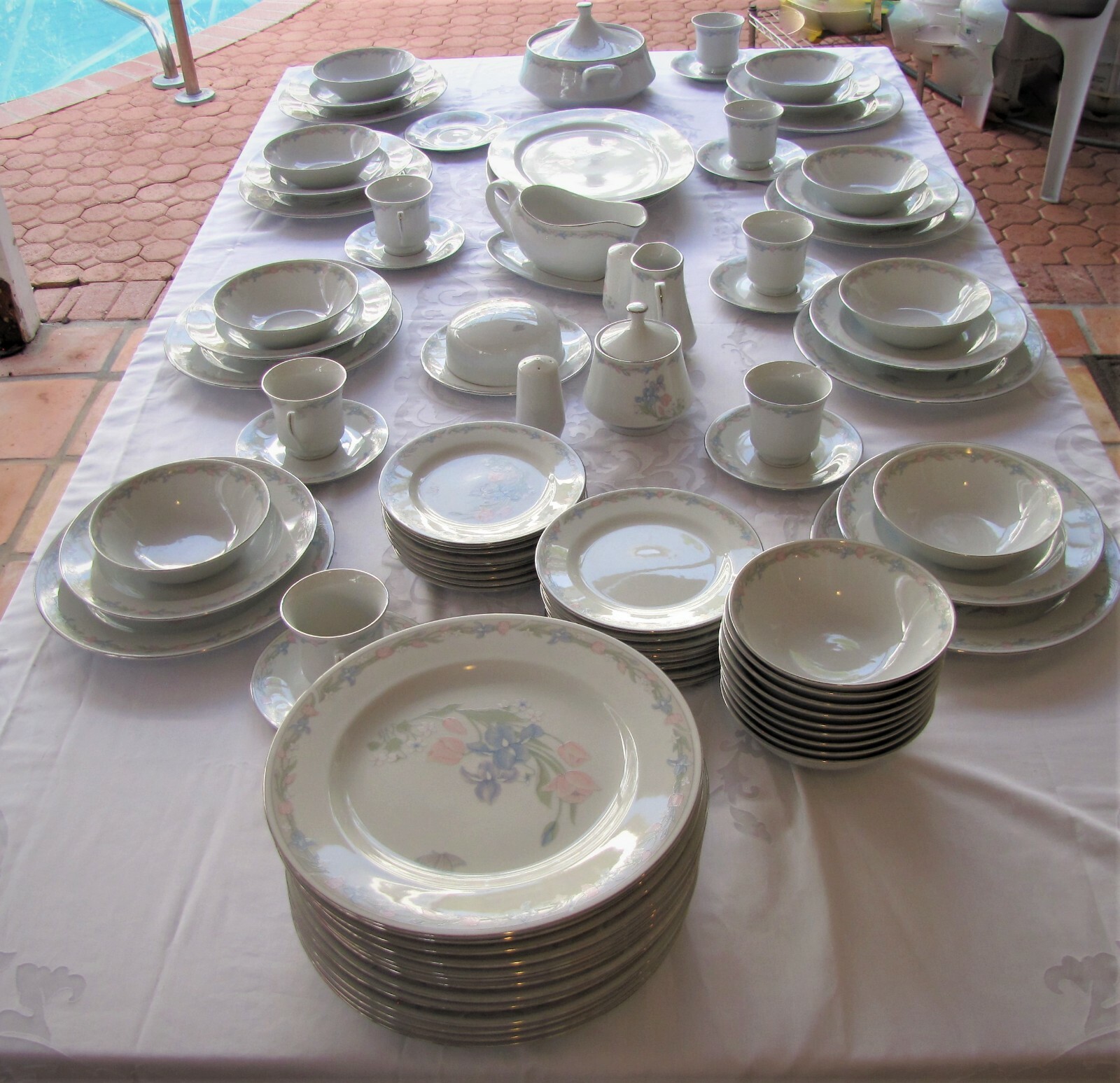 CENTER STAGE Illusions By Excel Service for 8 DINNERWARE SET free ship ...