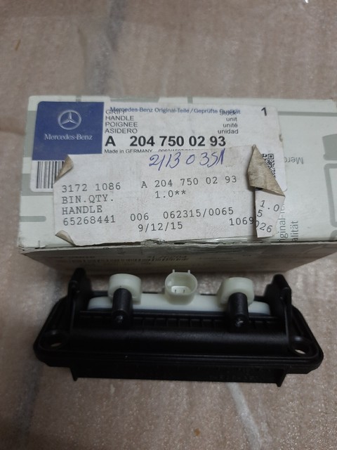 MERCEDES BENZ C Class W204 BOOTLID Release Handle A2047500293 for sale ...