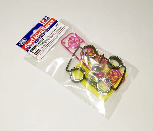 Tamiya Mini 4WD Model Mini 4WD Low-Profile Tire & Pink Plated Wheels ...
