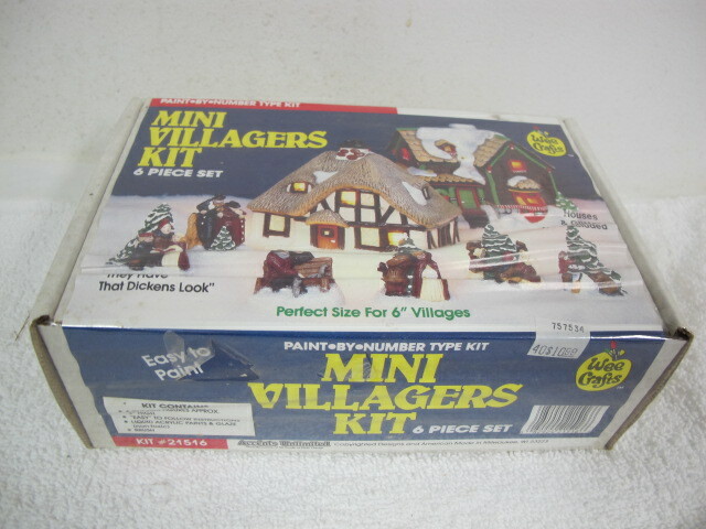 VINTAGE WEE CRAFTS MINI CHRISTMAS VILLAGERS KIT READY TO PAINT # 21516 ...