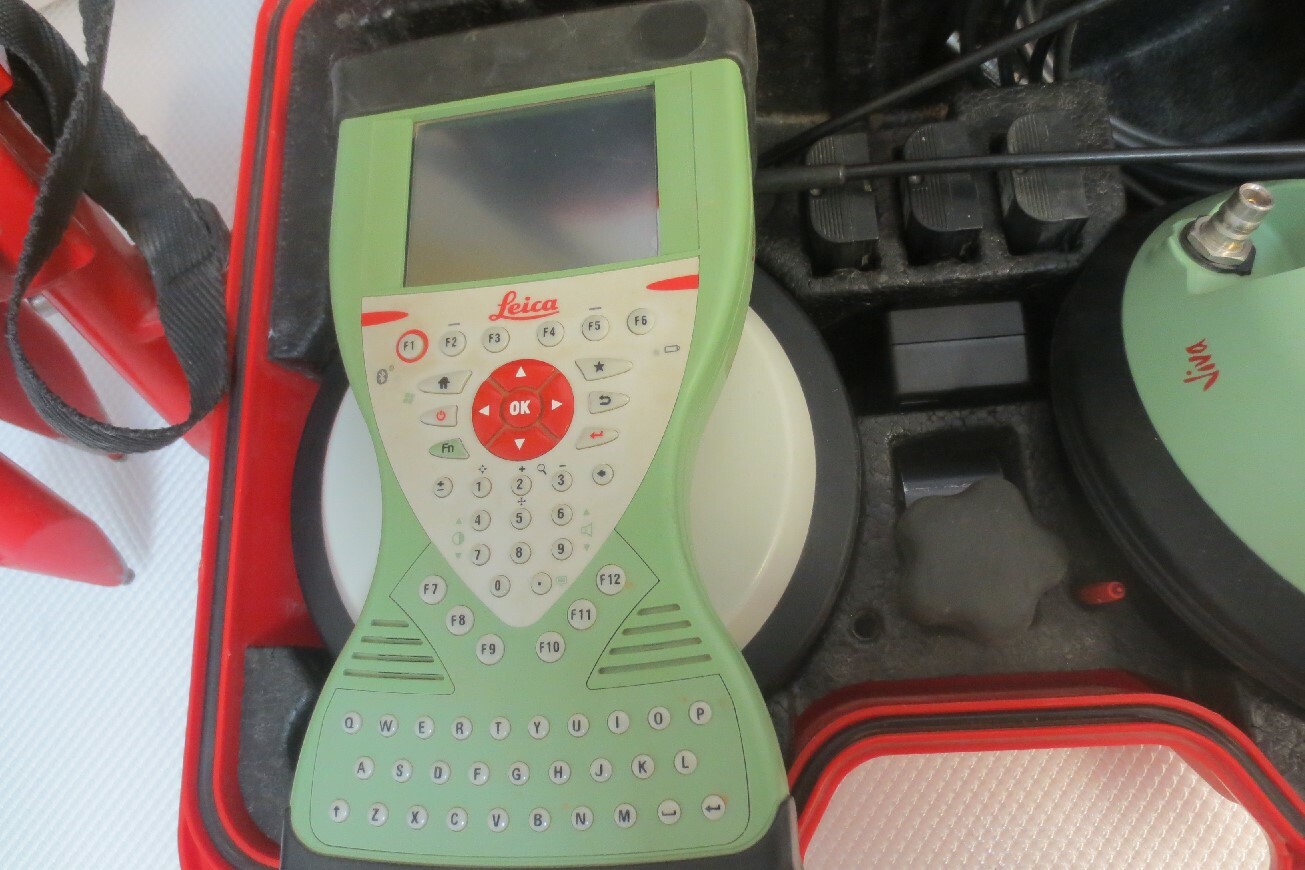 Leica Viva GS14 GNSS smart antenna System with CS10 Controller ...