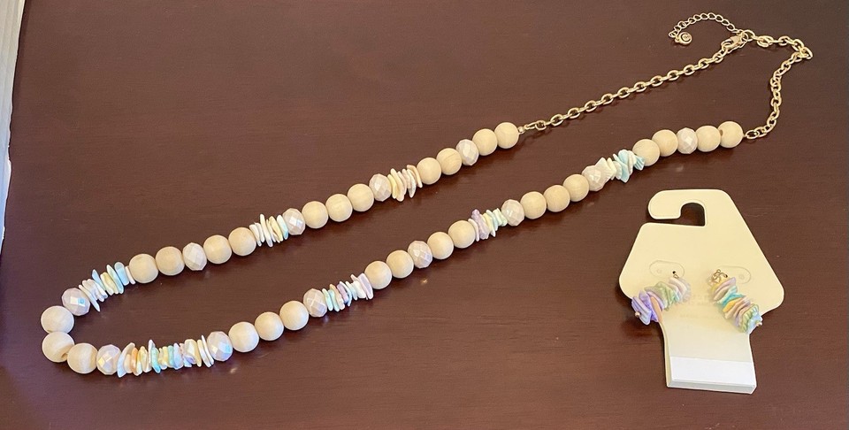 Wood and shell bead necklace and pierced earrings set. Pastel w/ Gold ...