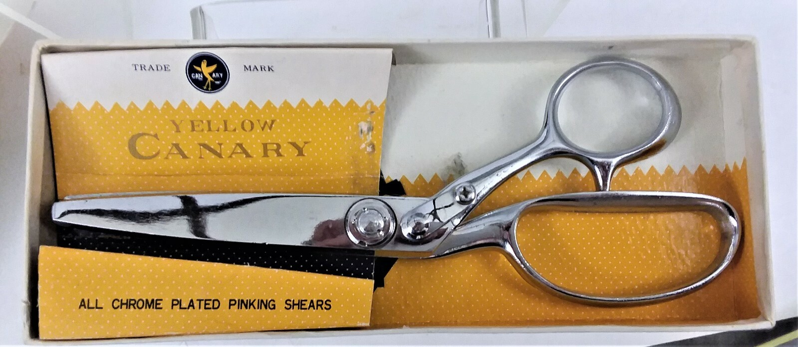 VINTAGE YELLOW CANARY 8" CHROME PLATED PINKING SHEARS IN THE ORIGINAL ...