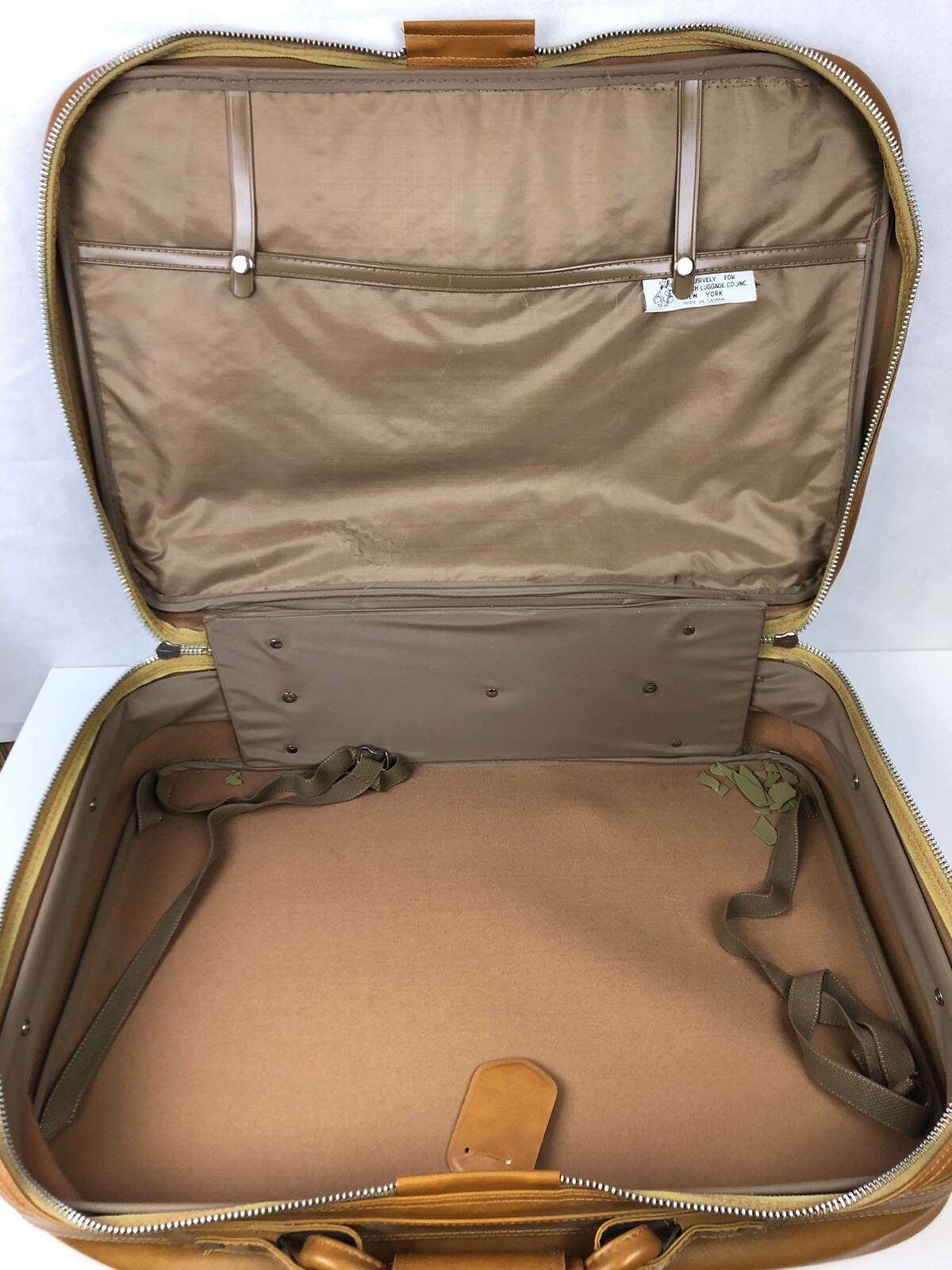 24” Soft Side 70s VTG Faux Leather Luggage Prop Monarch Suitcase Brown ...