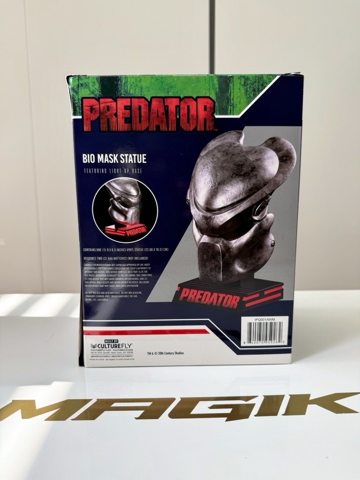 Predator bio mask statue with light up stand | eBay