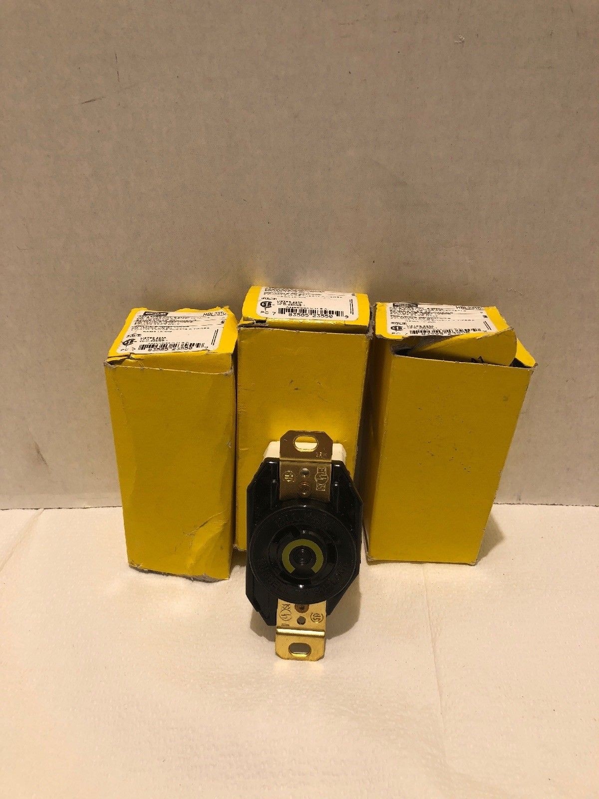 Hubbell HBL2310 Twist Lock Receptacle, Replaces 2310A OPEN BOX LOT OF 4 ...