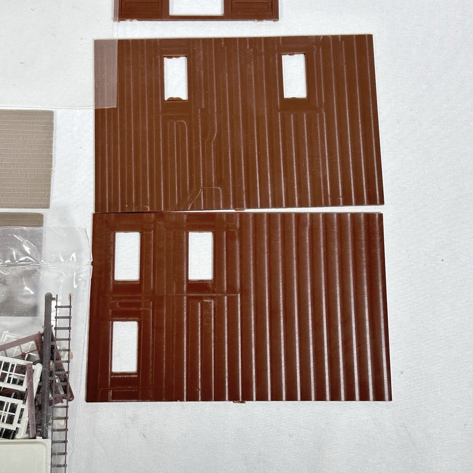 HO Scale ME-600 Micro Engineering Hay and Grain Store KIT MKD Butcher ...