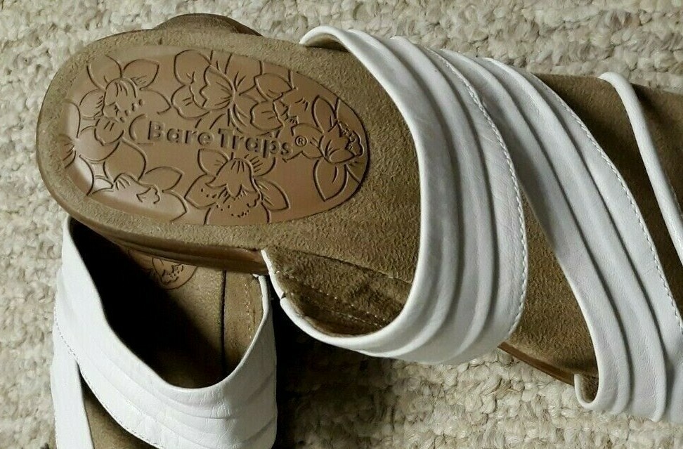Cute BARE TRAPS White LEATHER Tan Sole Women's Size 9… - Gem