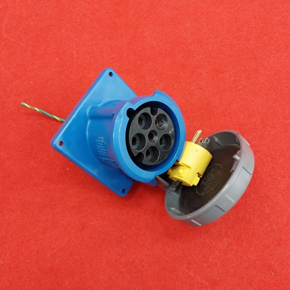 HUBBEL RECEPTACLE HBL560R9W 60A 120/208VAC 3PHASE 4-POLE 5-WIRE | eBay
