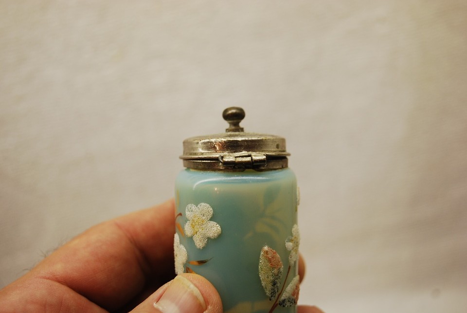 BEAUTIFUL VICTORIAN LIGHT BLUE OPAL CORALENE DECORATED MUSTARD POT ...
