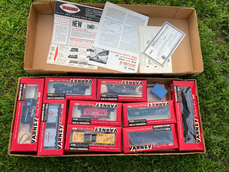 c1962 Varney Train Set # 4P6 Santa Fe with original boxes and paper ...