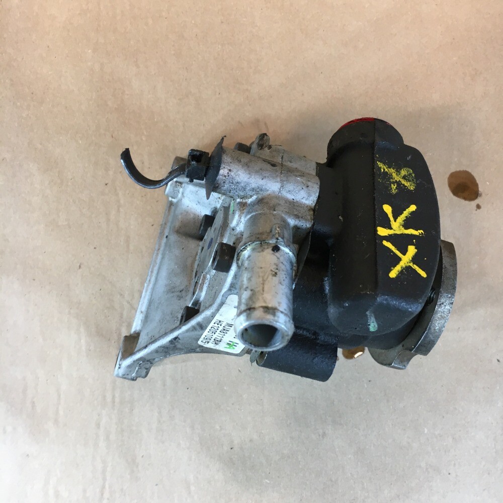 OEM 1998 Jaguar XK8 Steering Pump Mount Bracket MJA8111BH HE1205109/5 ...