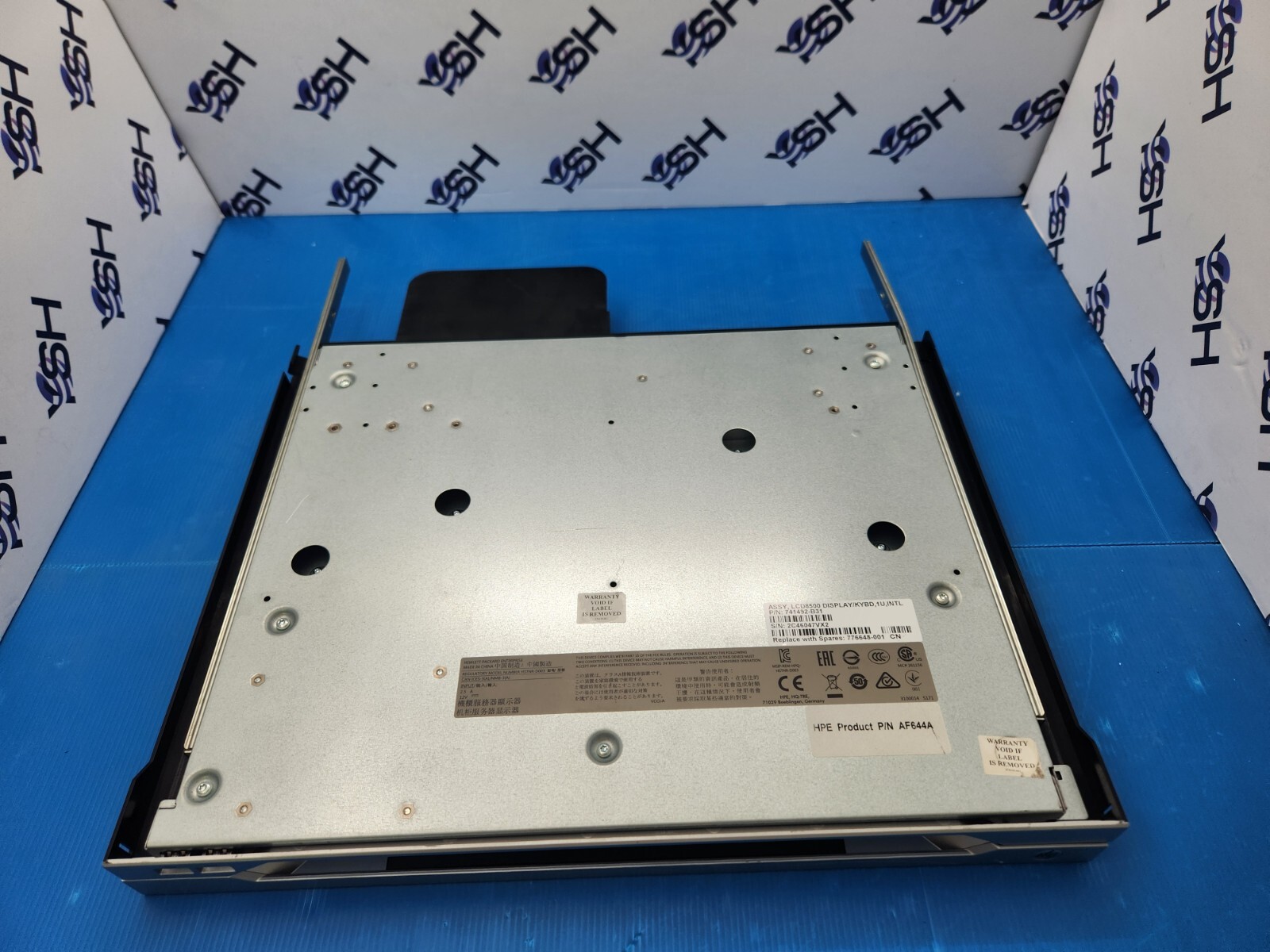 HPE LCD8500 1U INTL Rackmount Console Kit 741492-B31 776648-001 AF644A ...