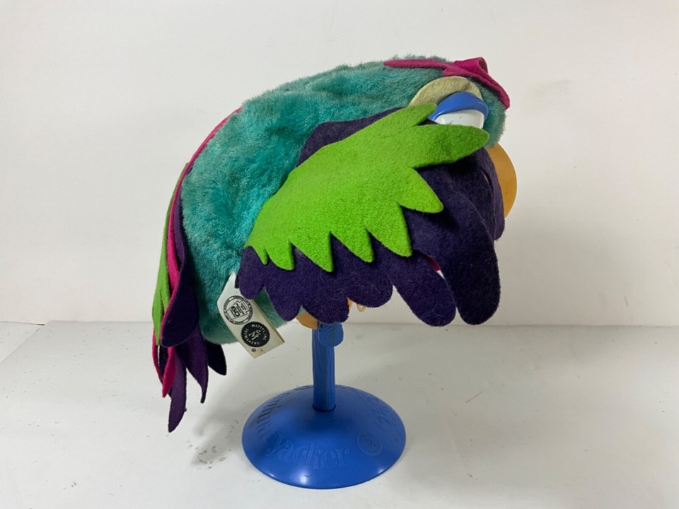 VINTAGE 1964 MATTEL CRACKER THE PARROT W/PERCH ANIMAL YACKER TALKING ...