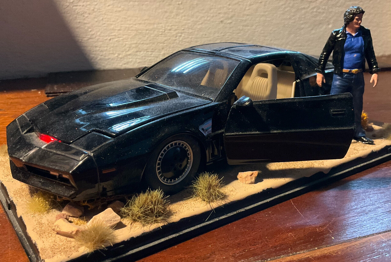 Knight Rider K.I.T.T. 1/24 Scale Custom | Grelly UK