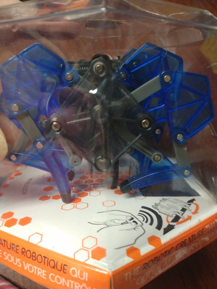 Blue Color NEW in Box Hexbug Strandbeast Robotic Creature RC 7 Way ...