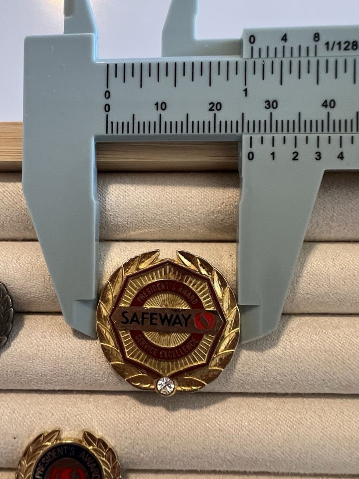 Safeway Service Excellence & President’s Award Pins Lot Employee ...