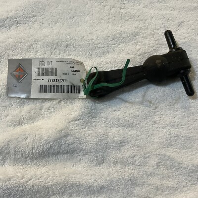 International Battery Box Cover Hold Down Latch 777812C91 | eBay