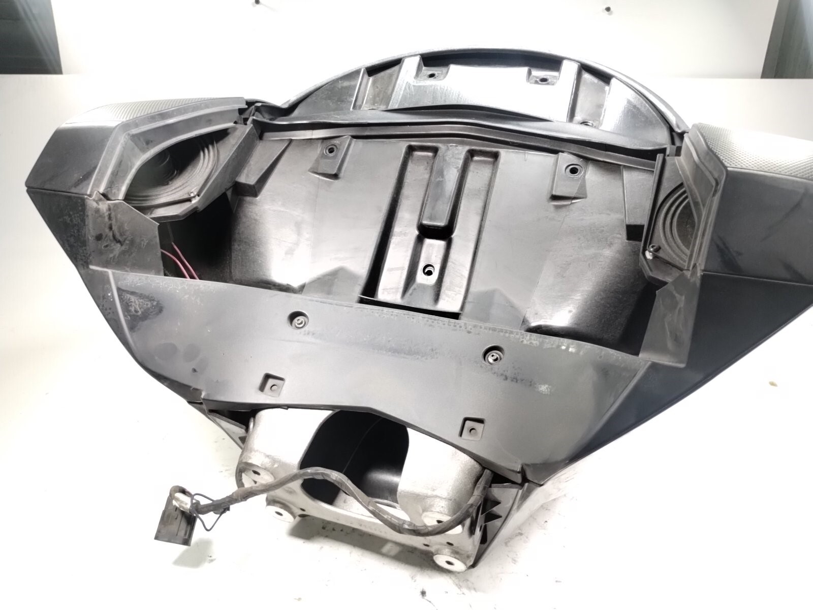 2008 Victory Vision Rear Trunk Tour Pak Luggage with KEY Gray | eBay