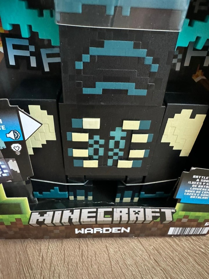 Minecraft Warden Action Figure with Lights and Sound, Collectible Toy ...