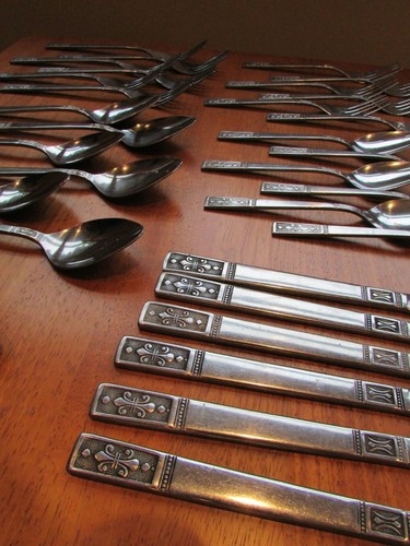 32 Piece Oxford Hall FLEUR DE LIS Flatware Set 6 Piece Setting Extra VTG OXH69 | eBay