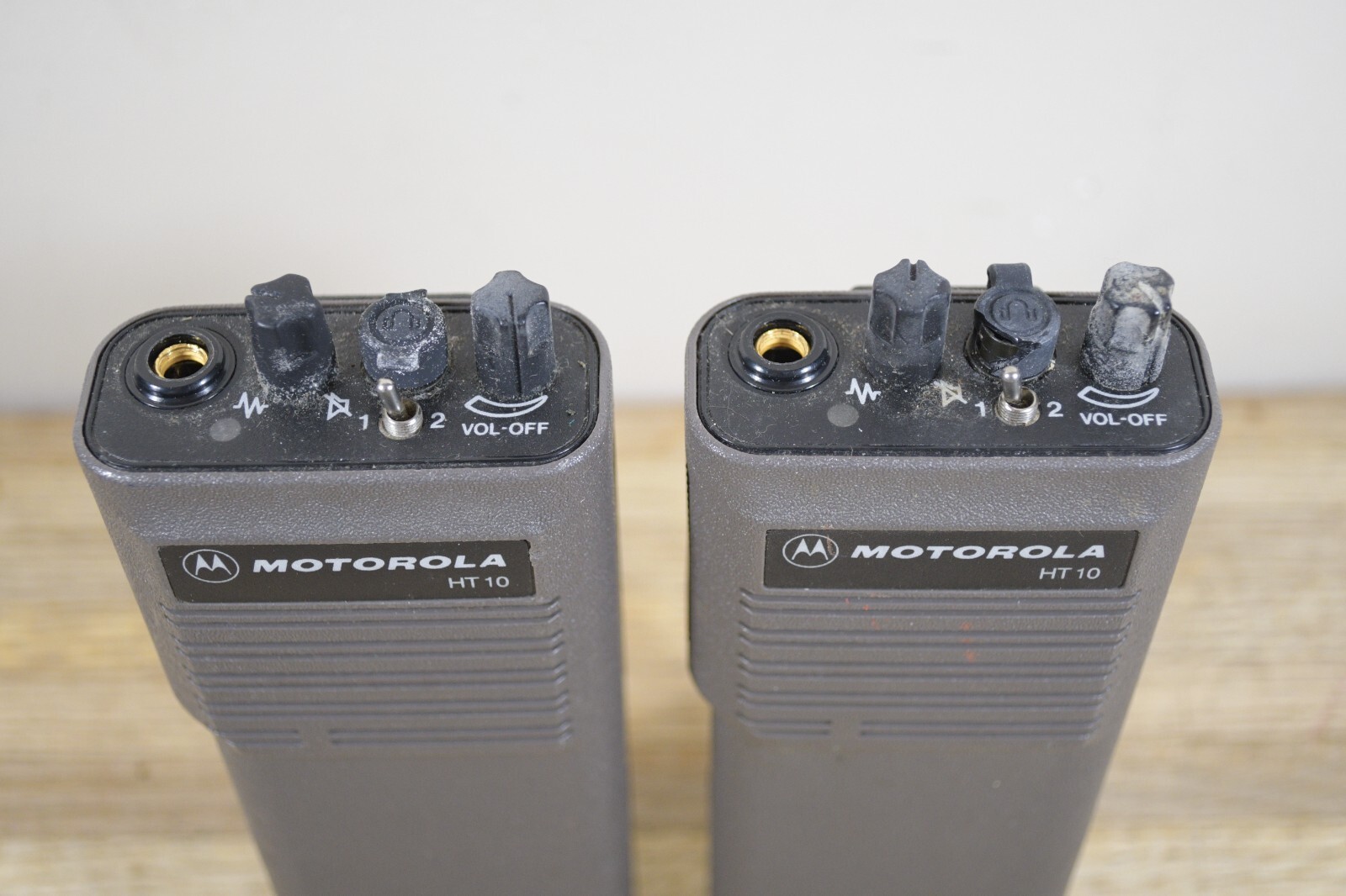 2x RARE Vtg Motorola HT10 Portable Radio Handheld Walkie Talkie Early ...