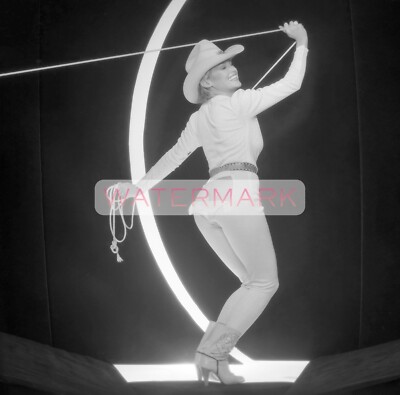 CIS RUNDLE Sexy Lasso Portrait ** HI-RES Pro Archival Print (8.5"x11 ...