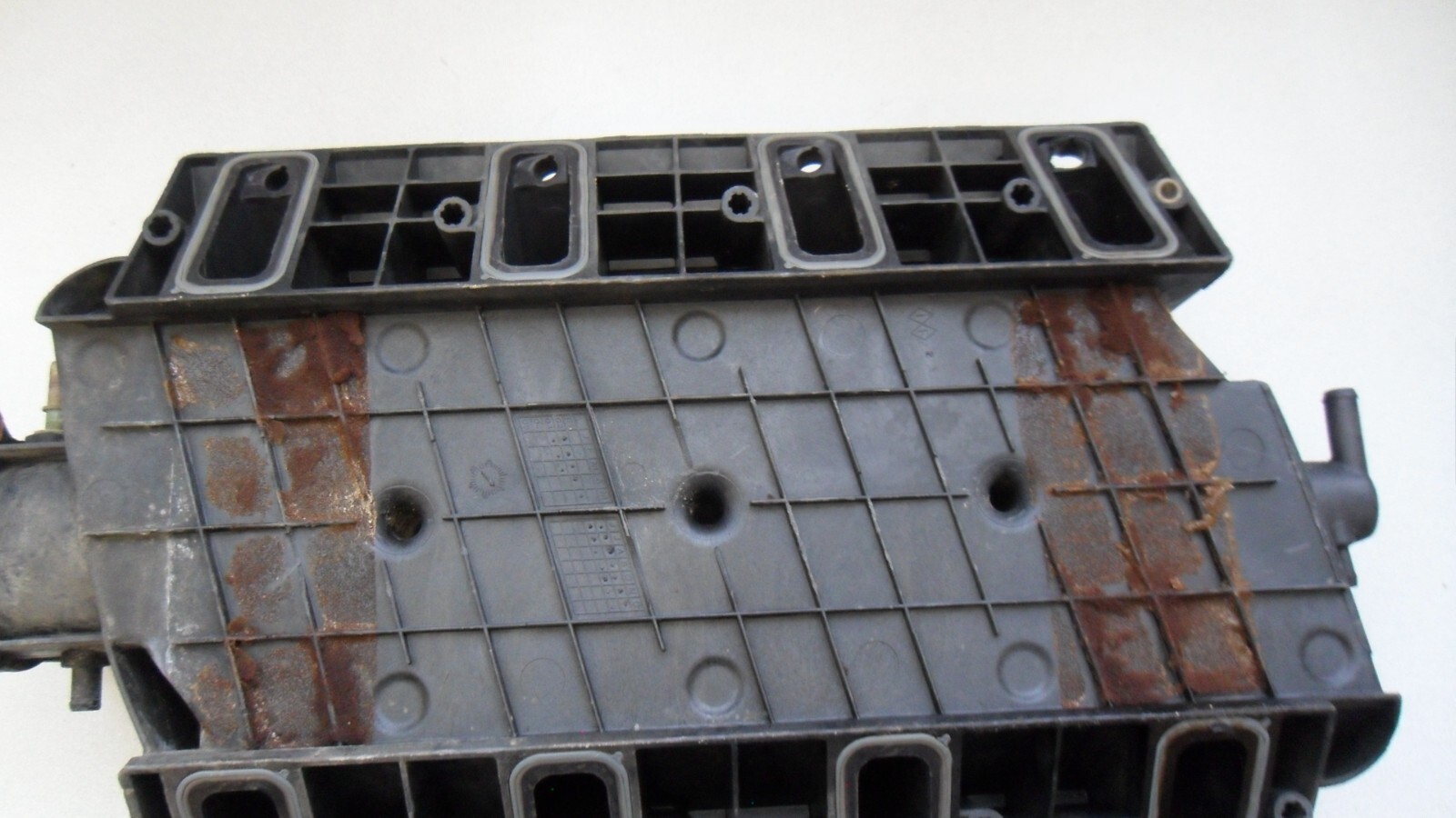 Chevy LS6 Intake Manifold Intake Manifold Damaged Injector Mount ...